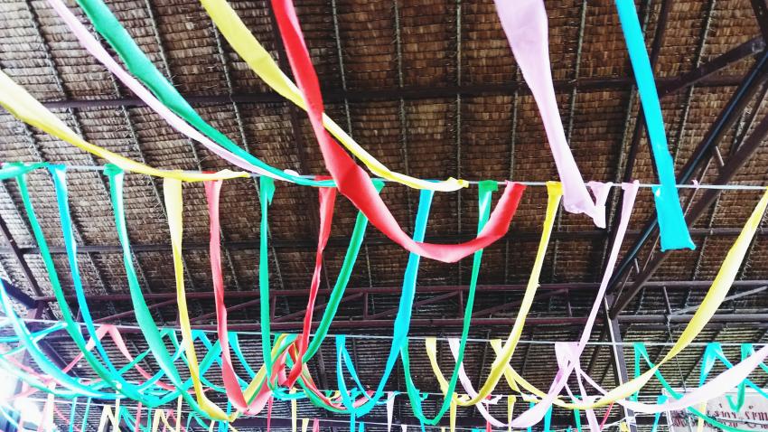 8 Creative Ways to Decorate With Streamers for a Fun Flair | LoveToKnow