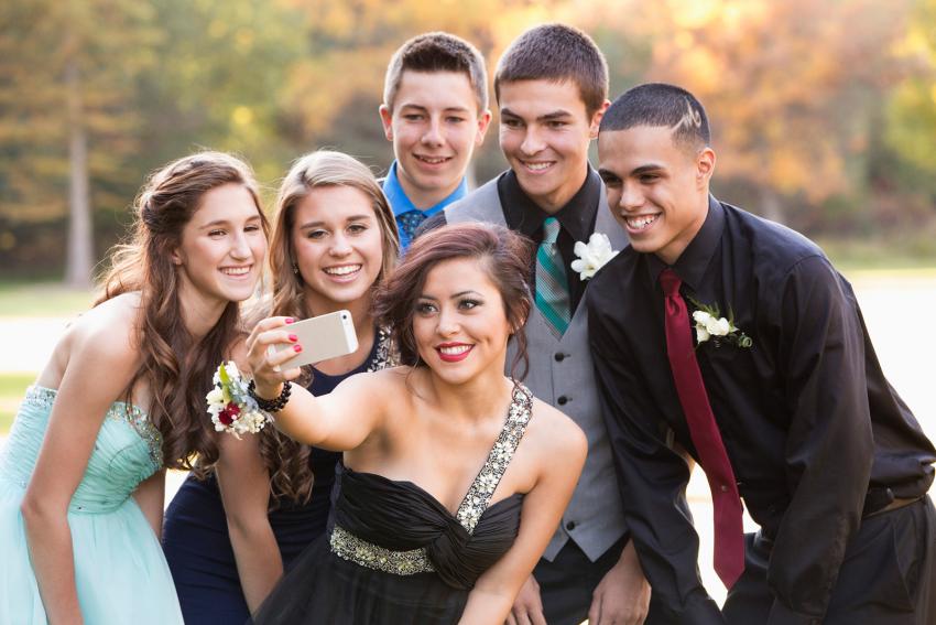 Creative Homecoming Photo Ideas for Unforgettable Memories | LoveToKnow