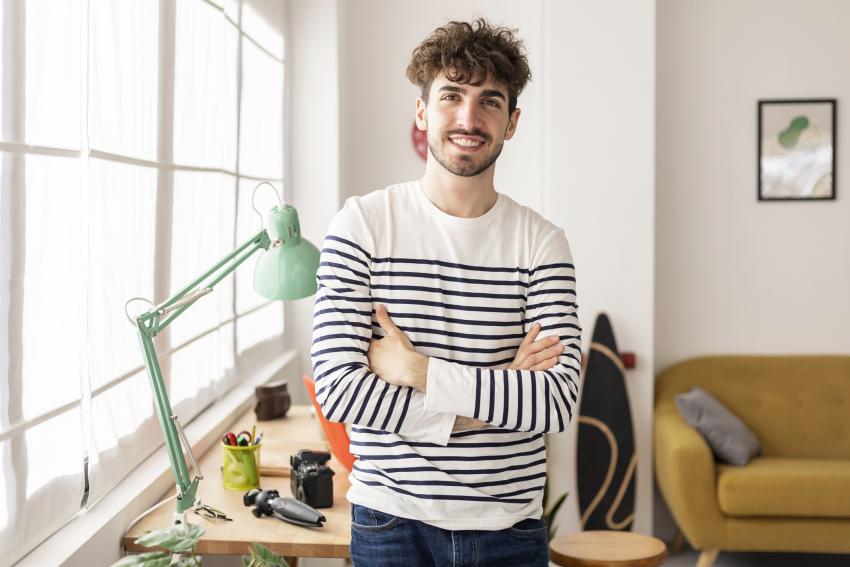 18 Senior Photo Ideas to Capture What's Unique About You | LoveToKnow