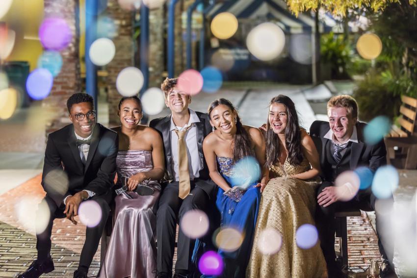 15 Instagram-Worthy Places to Take Prom Pictures | LoveToKnow