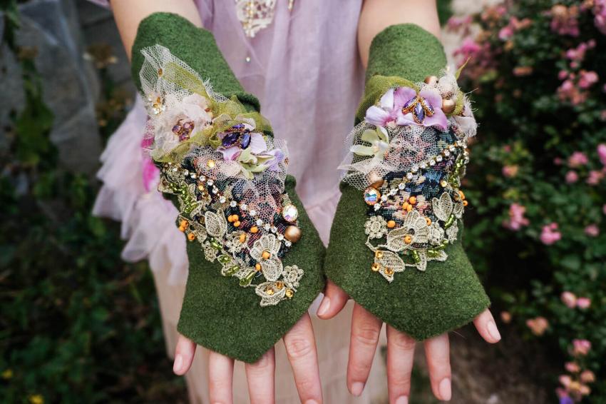 13 Alternative Prom Corsages for a Look That's Uniquely You | LoveToKnow