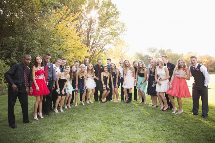 14 Tips for Taking Stunning Prom Pictures | LoveToKnow