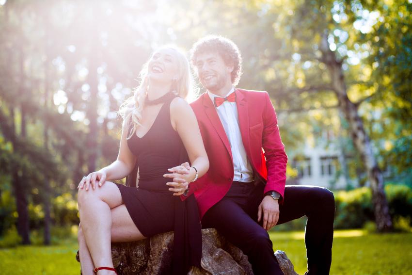 14 Tips for Taking Stunning Prom Pictures | LoveToKnow
