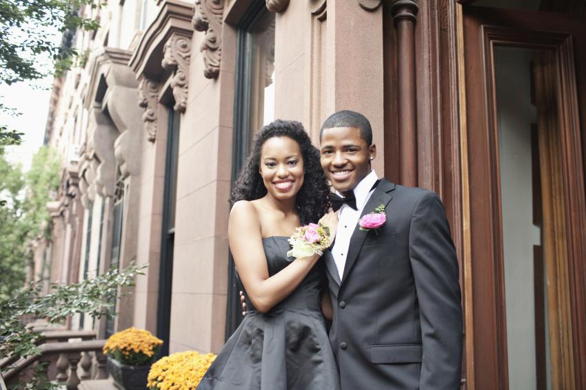 14 Tips for Taking Stunning Prom Pictures | LoveToKnow