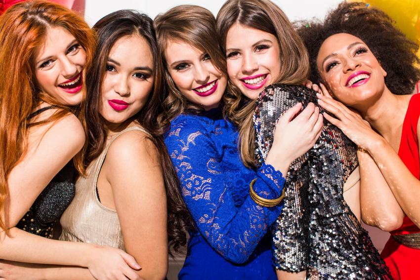 14 Tips for Taking Stunning Prom Pictures | LoveToKnow