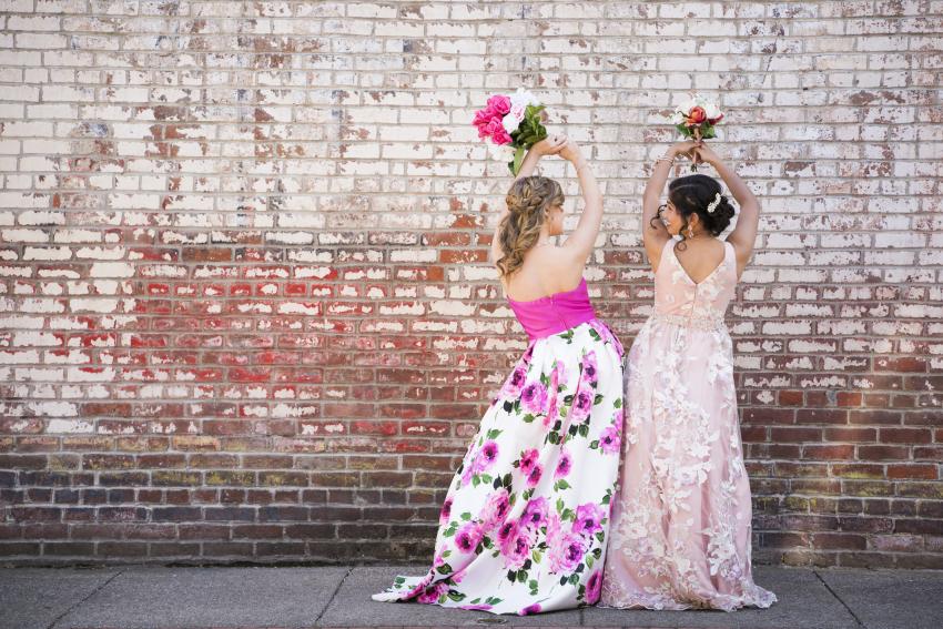 14 Tips for Taking Stunning Prom Pictures | LoveToKnow