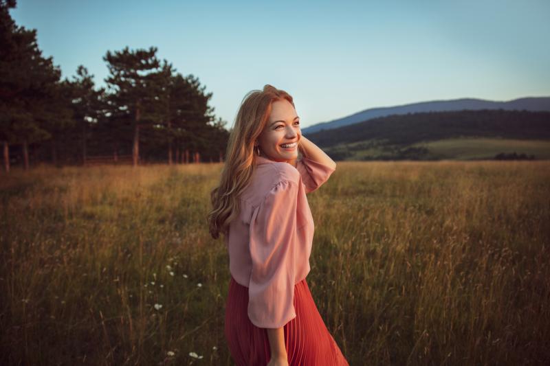 18 Senior Photo Ideas to Capture What's Unique About You | LoveToKnow