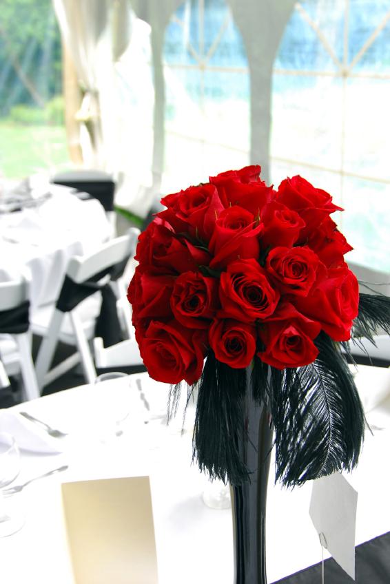 Using Black And Red Flower Arrangement Ideas