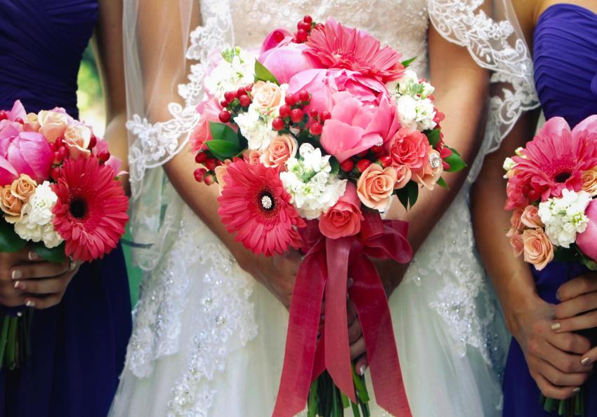 Stunning Gerbera Daisy Wedding Bouquets | LoveToKnow