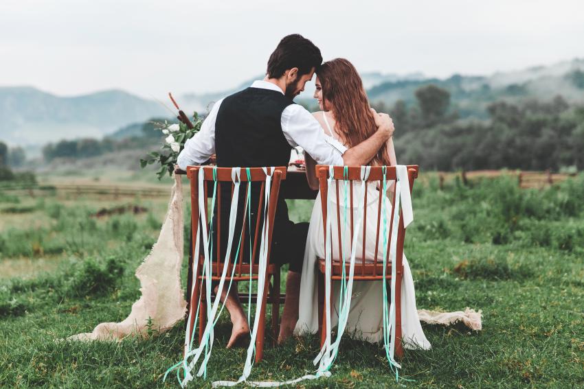 13 Ideas to Host the Small Intimate Wedding of Your Dreams | LoveToKnow