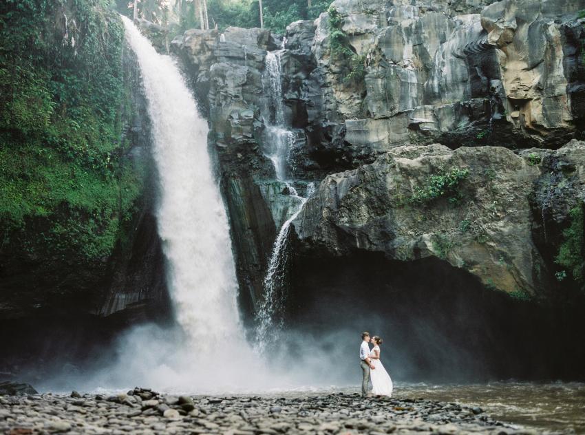 13 Ideas to Host the Small Intimate Wedding of Your Dreams | LoveToKnow
