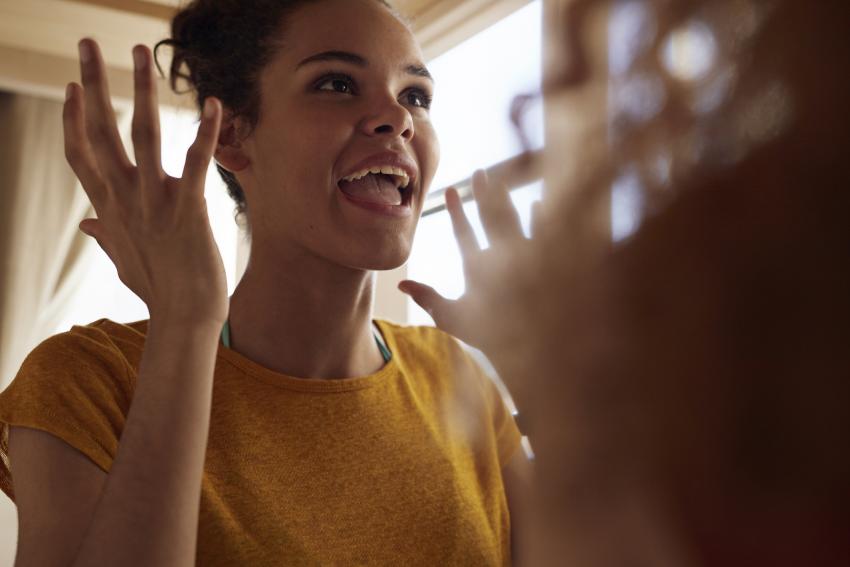 Signs of Lying in Body Language | LoveToKnow Health & Wellness