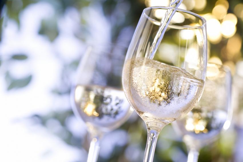 12 Best Low-Alcohol Wines Perfect for Weeknights | LoveToKnow