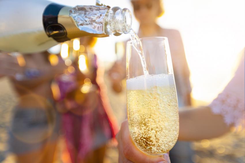 10 Things to Know About Italy's Fizzy Franciacorta Wine | LoveToKnow