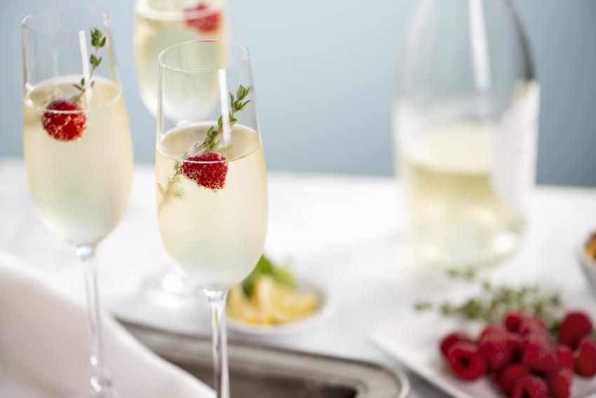 10 Things to Know About Italy's Fizzy Franciacorta Wine | LoveToKnow