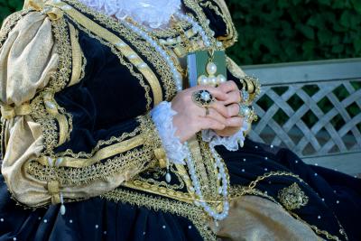 Elizabethan fashion on emaze