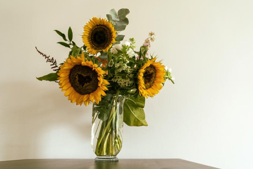 12 Fall Flower Arrangements & Tips for Using Autumn Florals | LoveToKnow