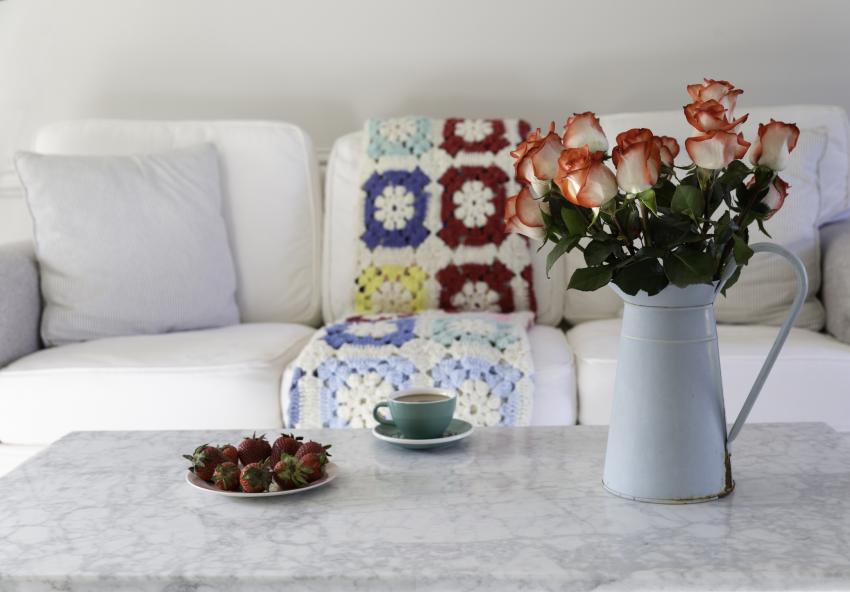 7 Easy Ways to Bring Nostalgiacore to Your Home | LoveToKnow