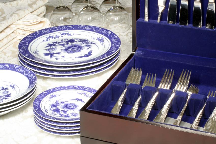 9 Old Things You Inherit That Could Be Worth Money | LoveToKnow