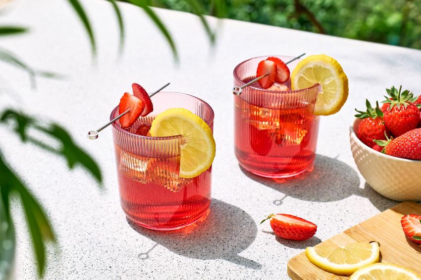 13 Sparkling Water Cocktails That Are Bubbly Bliss | LoveToKnow