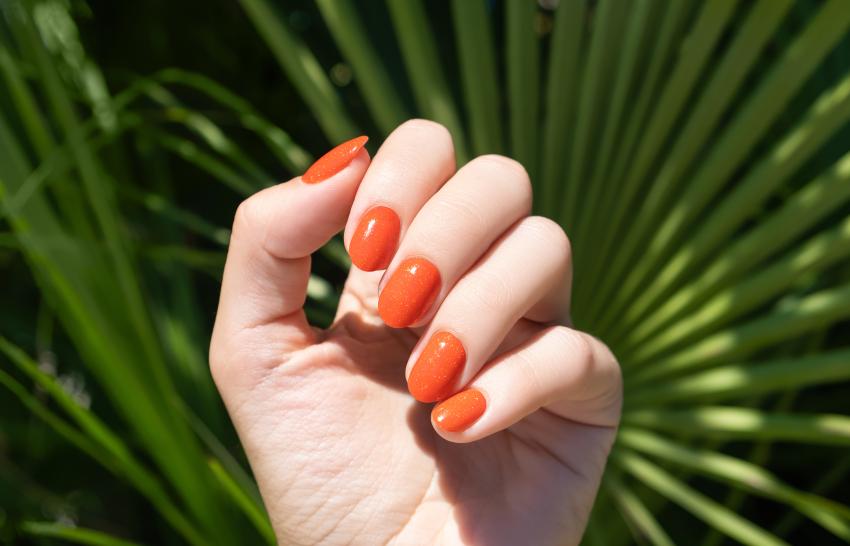 16 Gorgeous Orange Nail Ideas to Add Some Spice to Your Manicure ...