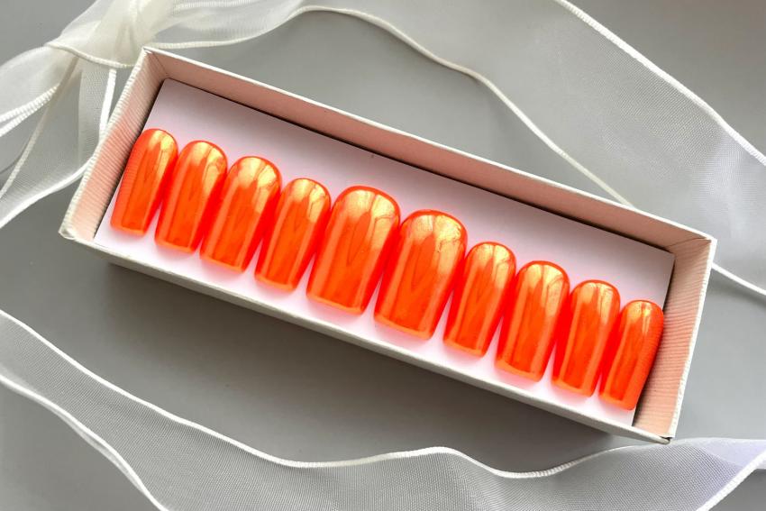 16 Gorgeous Orange Nail Ideas to Add Some Spice to Your Manicure ...