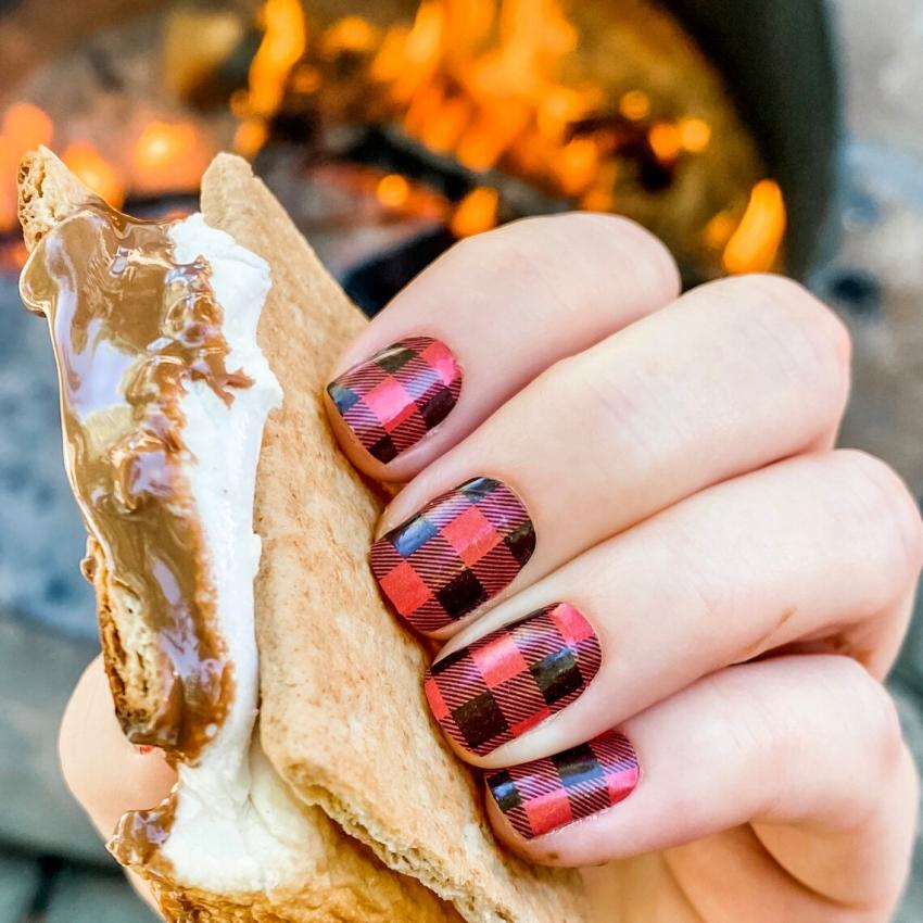 20 Fashion-Forward Thanksgiving Nail Designs to Feast Your Eyes On ...