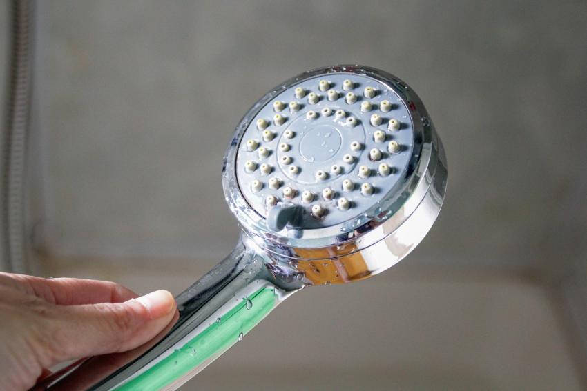 9 Overlooked Spots in Your Bathroom That Are Surprisingly Dirty ...
