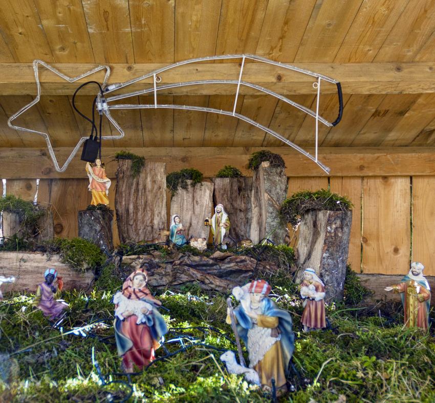 Gorgeous Italian Christmas Decorations to Inspire You | LoveToKnow