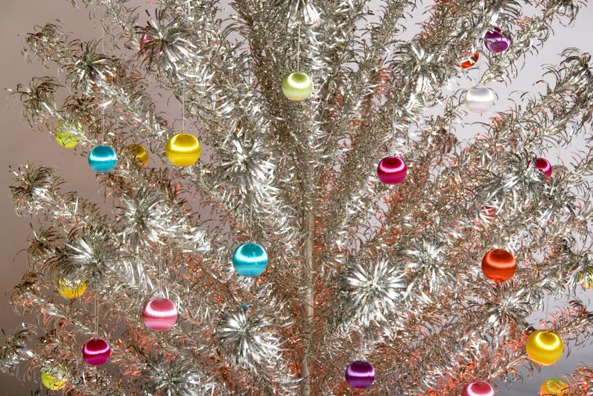 9 Dangerous Christmas Decorations That Make the Naughty List | LoveToKnow