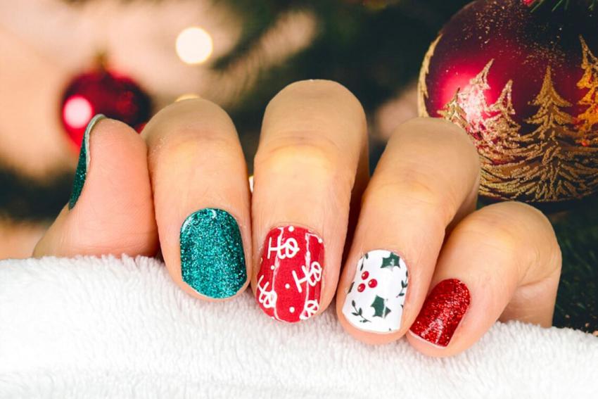 41 Clever Christmas Nail Ideas to Wrap Yourself in Style | LoveToKnow