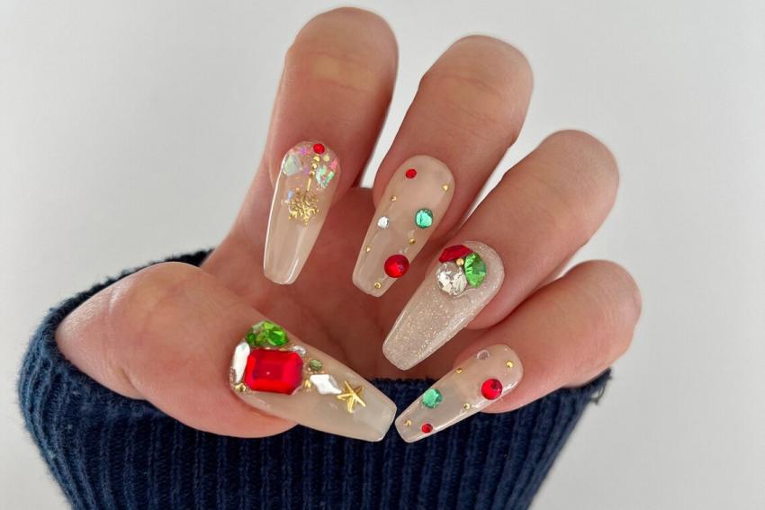 41 Clever Christmas Nail Ideas to Wrap Yourself in Style | LoveToKnow