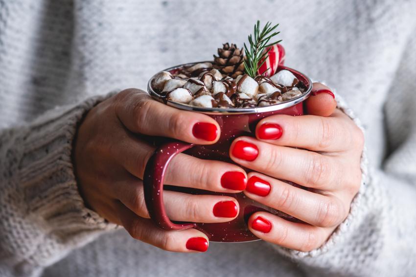 21 December Nail Ideas for a Fun & Festive Look All Month | LoveToKnow