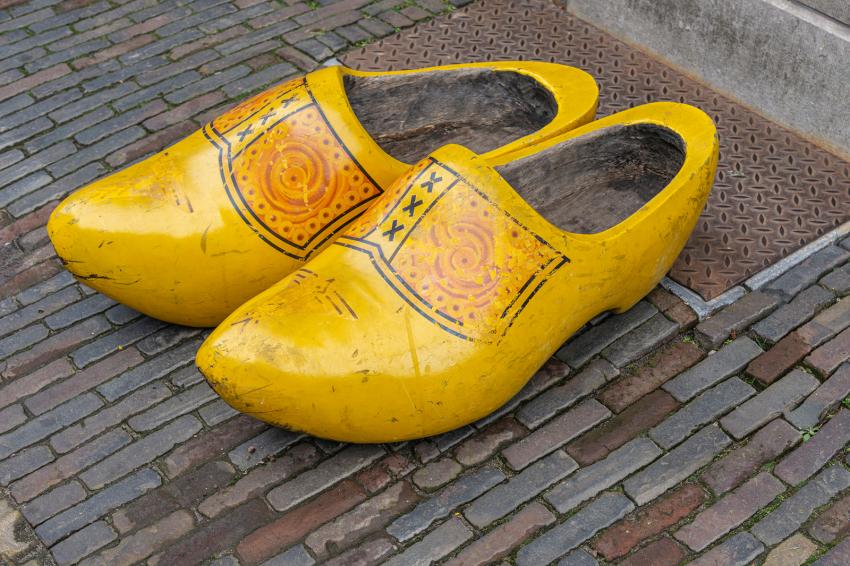 10 Christmas Traditions From Around the World We Can’t Wait to Try ...