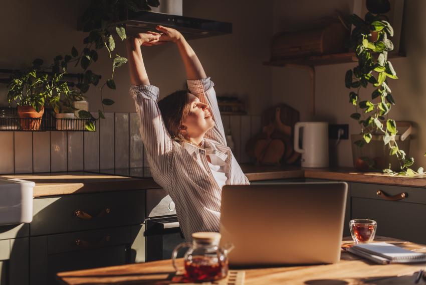 9 Real-World Benefits of Being a Night Owl | LoveToKnow