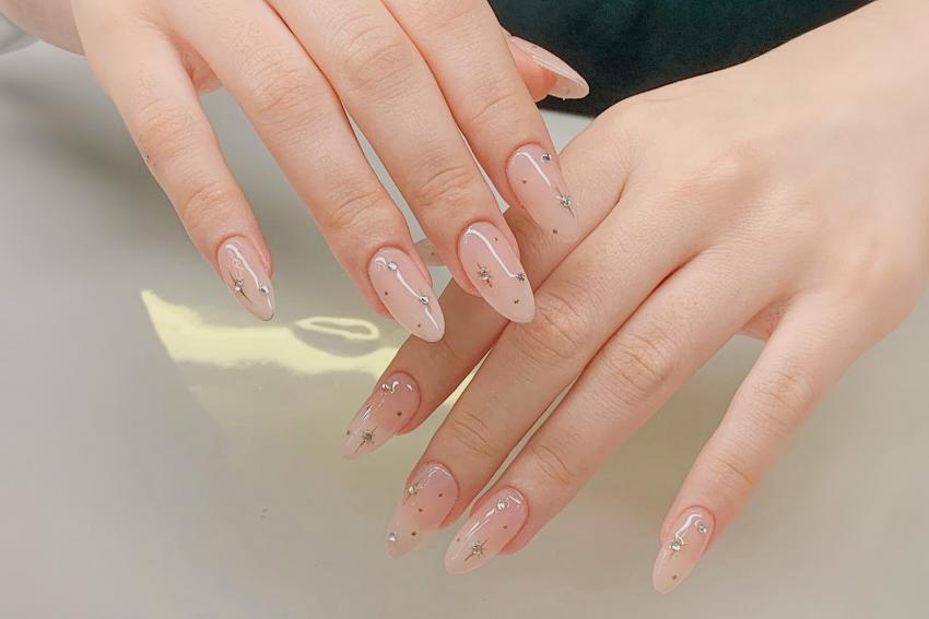15 Frosty Winter Nail Ideas to Update Your Seasonal Style | LoveToKnow