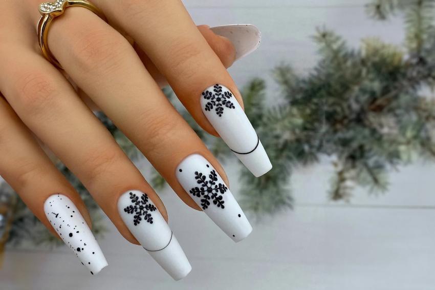 15 Frosty Winter Nail Ideas to Update Your Seasonal Style | LoveToKnow