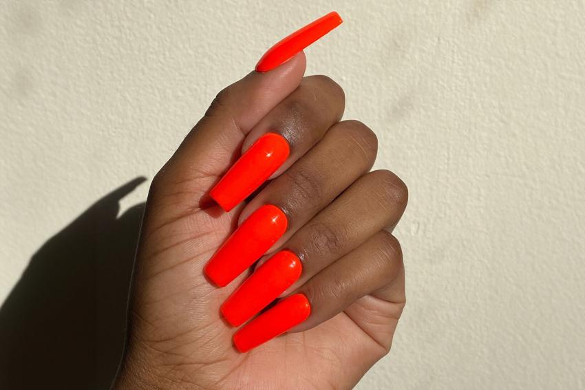 18 Colorful Nail Ideas Inspired by Pantone's Colors of the Year ...