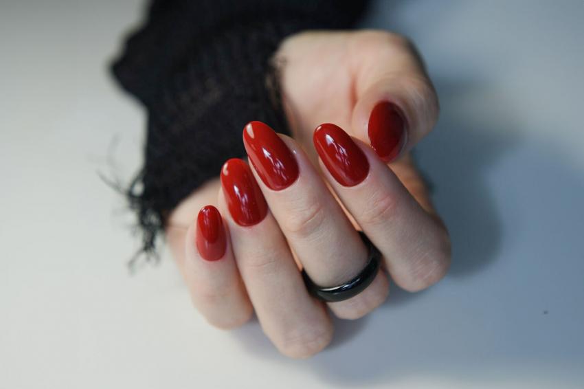 18 Colorful Nail Ideas Inspired by Pantone's Colors of the Year ...