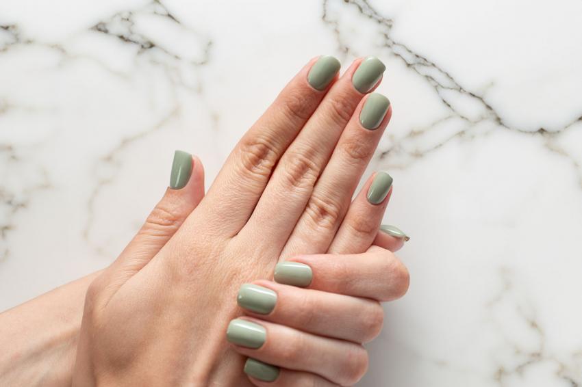 18 Colorful Nail Ideas Inspired by Pantone's Colors of the Year ...