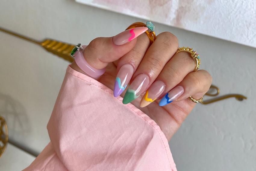 18 Colorful Nail Ideas Inspired by Pantone's Colors of the Year ...