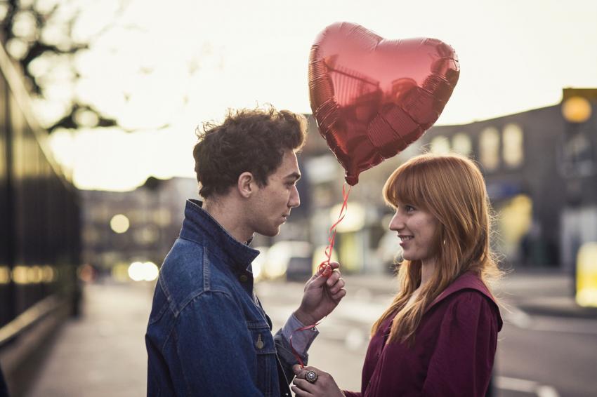 14 Valentine's Day Outfit Ideas From Casual to Romantic | LoveToKnow