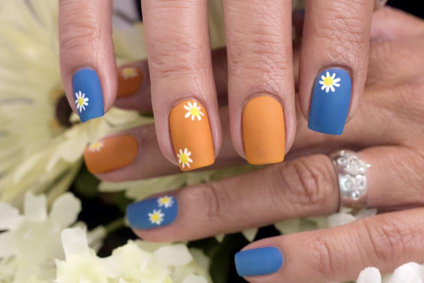 20 Far-Out 70s-Inspired Nails Anyone Can Rock | LoveToKnow
