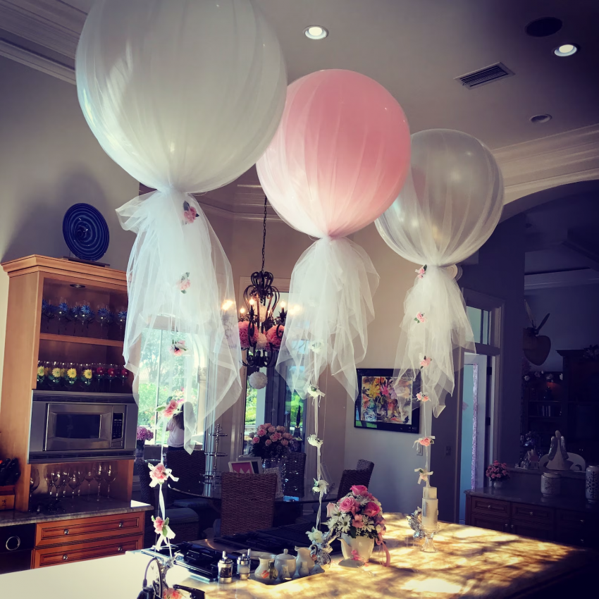 8 Easy & Affordable Tips for Decorating Your Wedding With Tulle ...