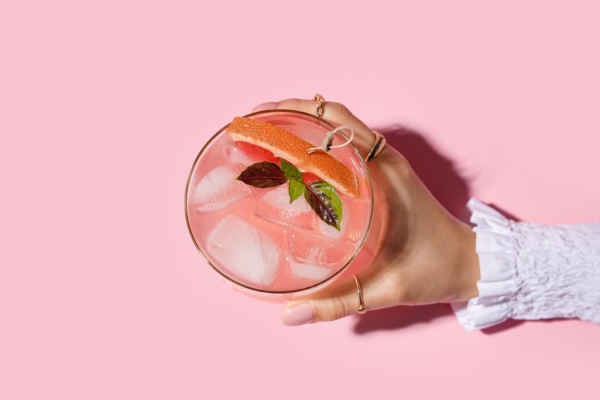 37 Girly Bar Drinks That'll Slay on Girls' Night | LoveToKnow