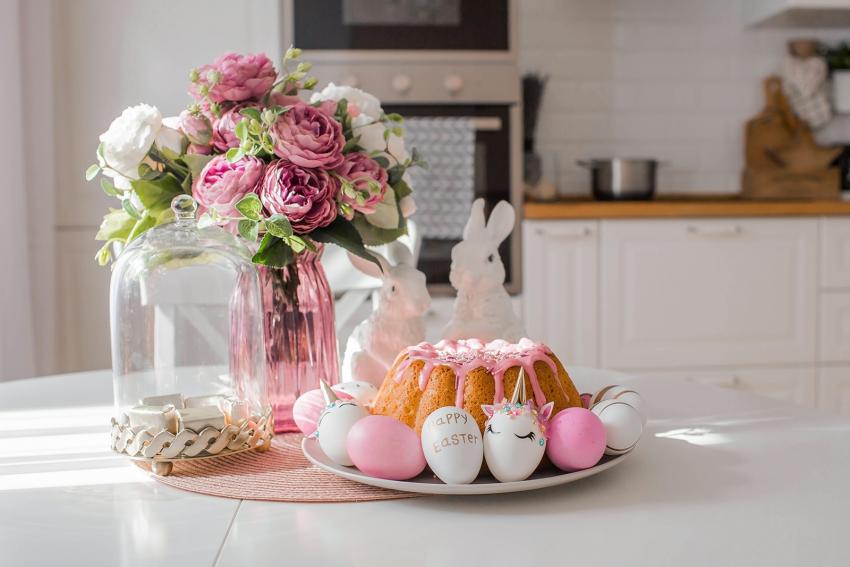 7 Meaningful Easter Colors & Tips for Using Them in Your Decor | LoveToKnow