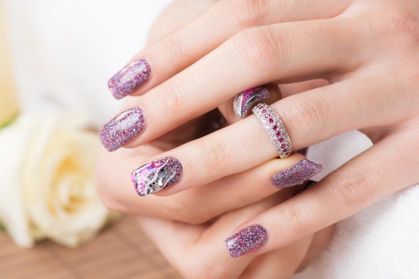 10 Cute Mardi Gras Nail Ideas for a Fashionable Fat Tuesday | LoveToKnow