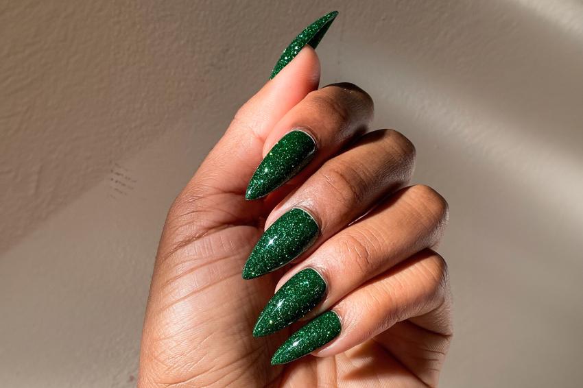 10 Cute Mardi Gras Nail Ideas for a Fashionable Fat Tuesday | LoveToKnow