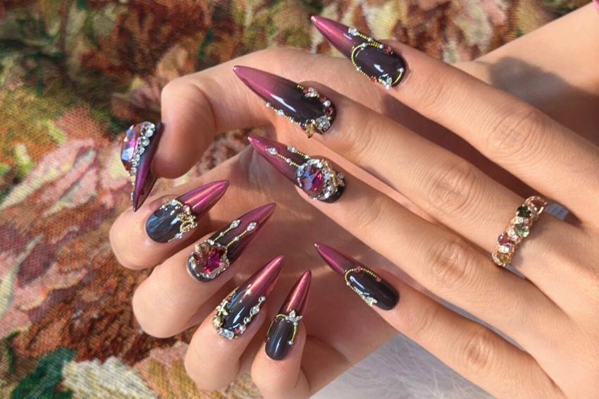10 Cute Mardi Gras Nail Ideas for a Fashionable Fat Tuesday | LoveToKnow