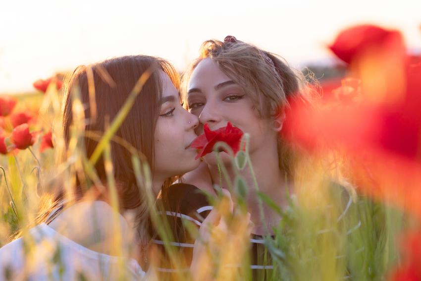 10 Spring Engagement Photo Ideas to Show Your Love in Bloom | LoveToKnow